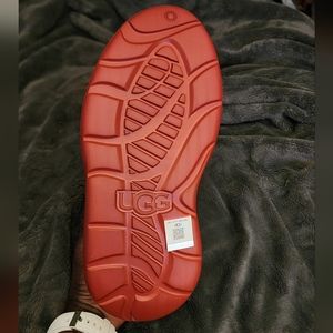 UGG | Shoes | Brand New Ugg Foam Runners Wear All Year Round Never Worn ...